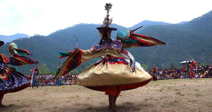 bhutan-cultural-3 - Nad Himalájami