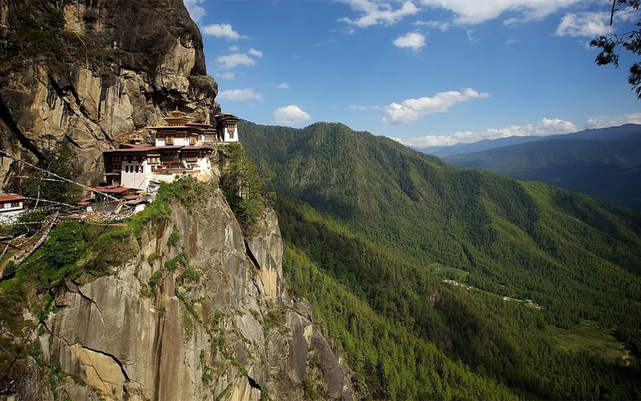 Amazing Short Bhutan Tour from Nepal – 4 Days Magical Escape